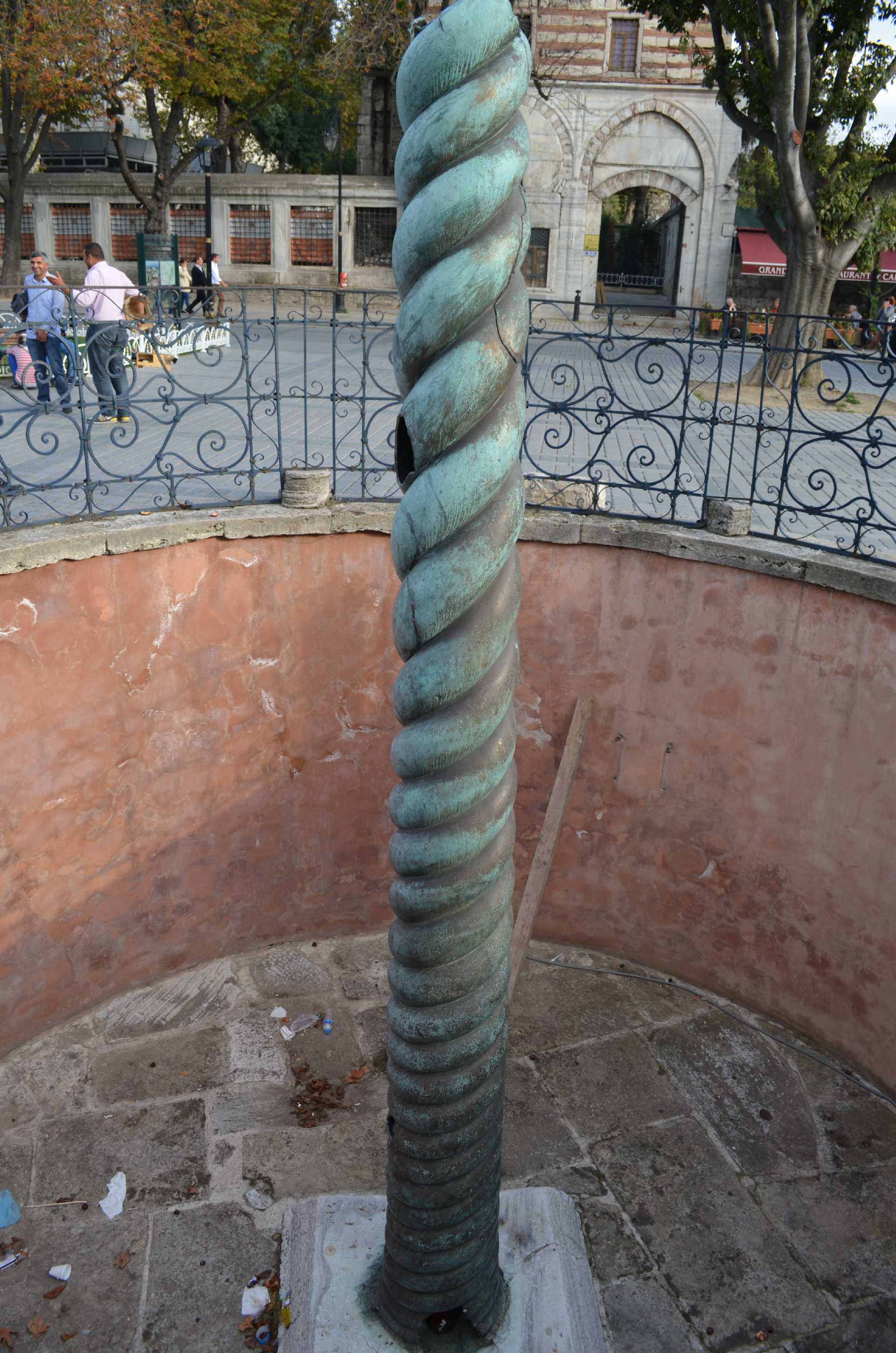 Serpentine Column | Turkey Travel Info
